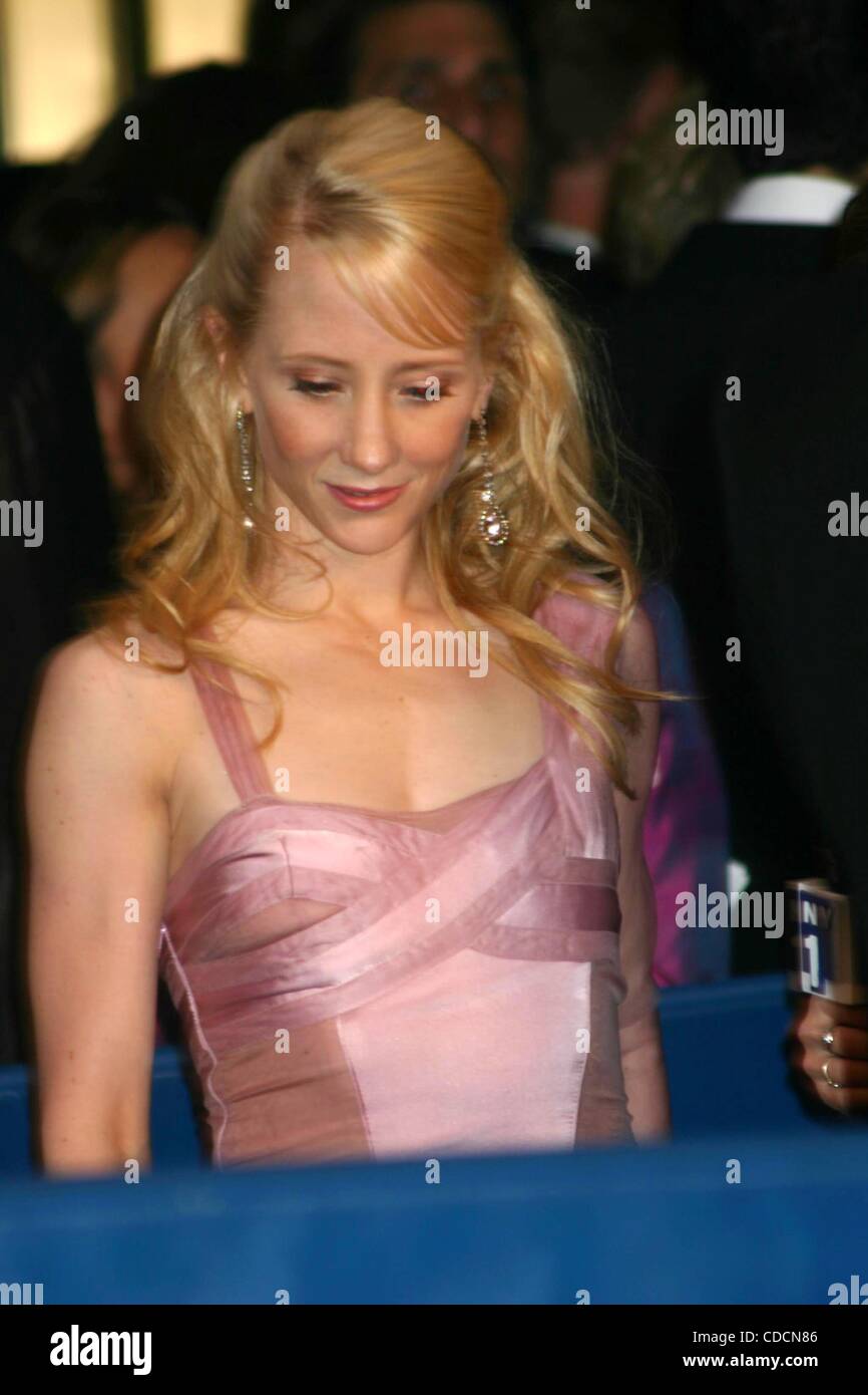 K37729ML.2004 TONY AWARDS ARRIVALS AT RADIO New York MUSIC HALL , NEW ...