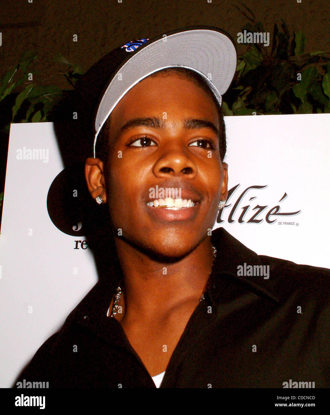 K32918ML .WYCLEF JEAN AND CLIVE DAVIS HOST THE PREACHER'S SON UNVEILING ...