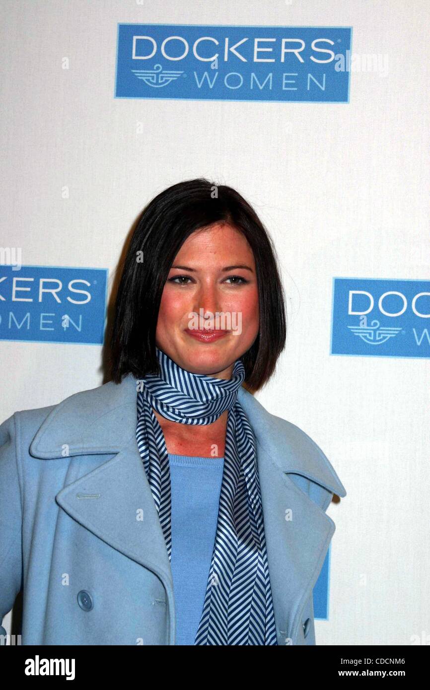 K35903ML.MEREDITH PHILLIPS FROM THE BACHELORETTE JOINS DOCKERS FOR ...