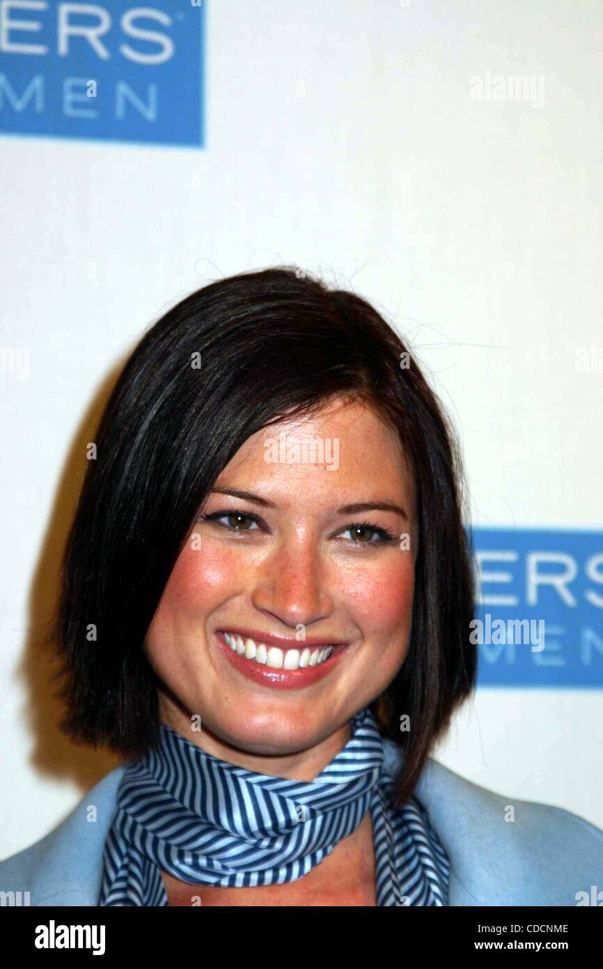 K35903ML.MEREDITH PHILLIPS FROM THE BACHELORETTE JOINS DOCKERS FOR ...