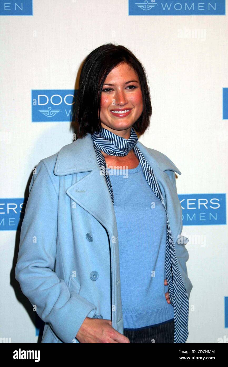 K35903ML.MEREDITH PHILLIPS FROM THE BACHELORETTE JOINS DOCKERS FOR ...