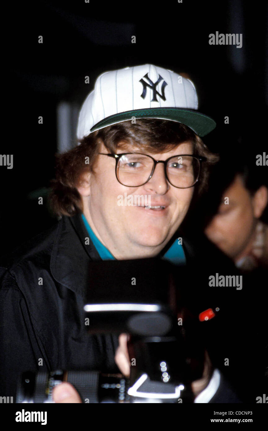 L1280 SD0320.PREMIERE THE LONG WALK HOME.MICHAEL MOORE. / 1991(Credit ...