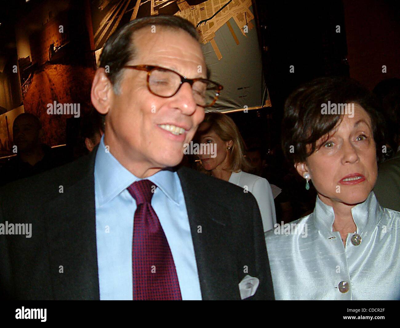 K31674ML. SD06/09/2003..FRIENDS OF THE HIGH LINE PARTY ''DESIGNING THE ...