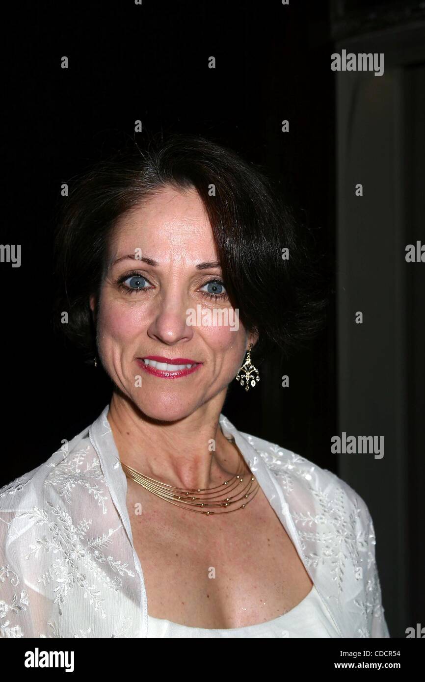 K36396ML.2004 NEW YORK EMMY AWARDS.WALDORF ASTORIA, NEW YORK New York ...