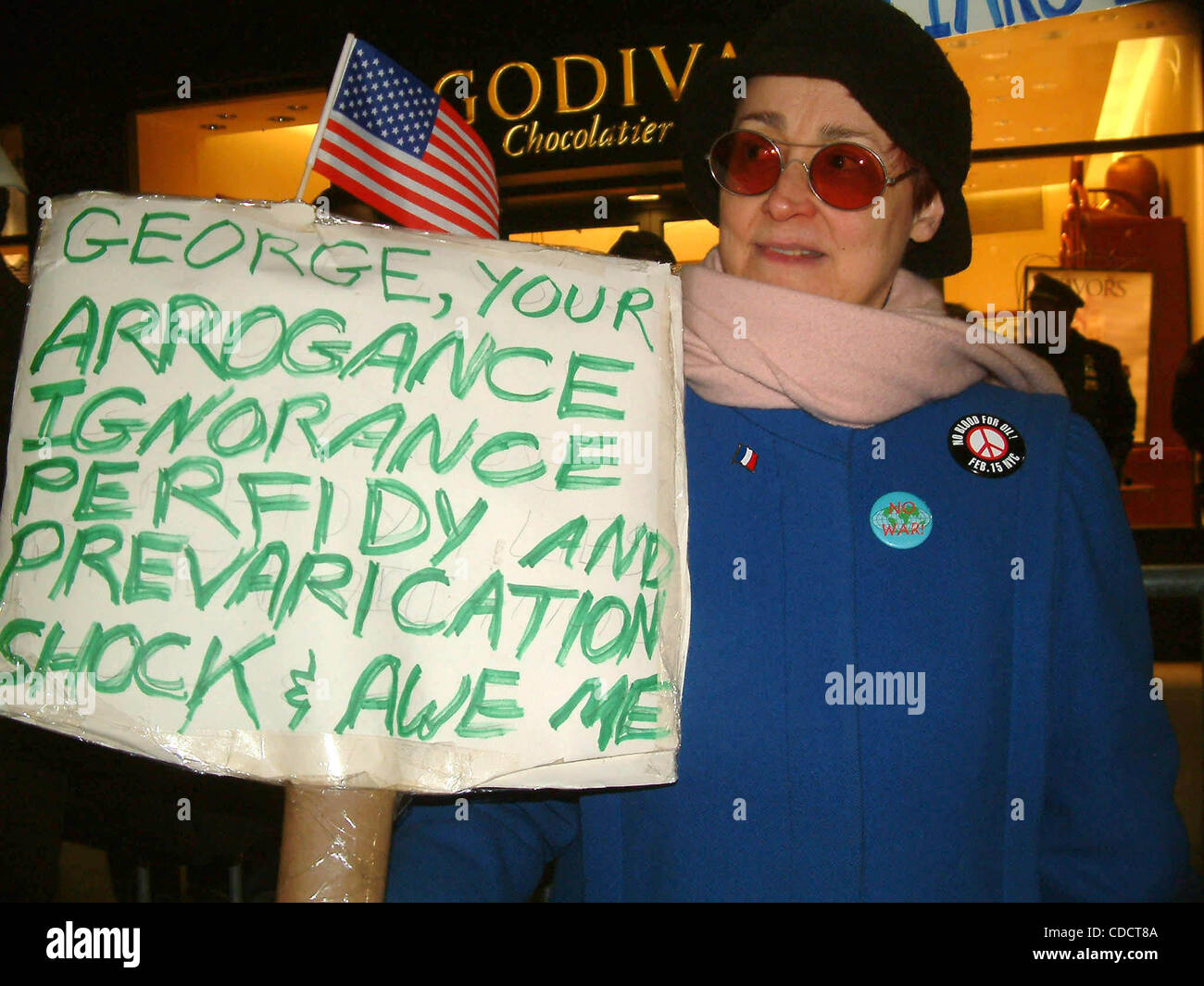 K29677ML .WAR PROTEST AT TIME SQUARE IN NEW YORK New York.3/19/2003 ...