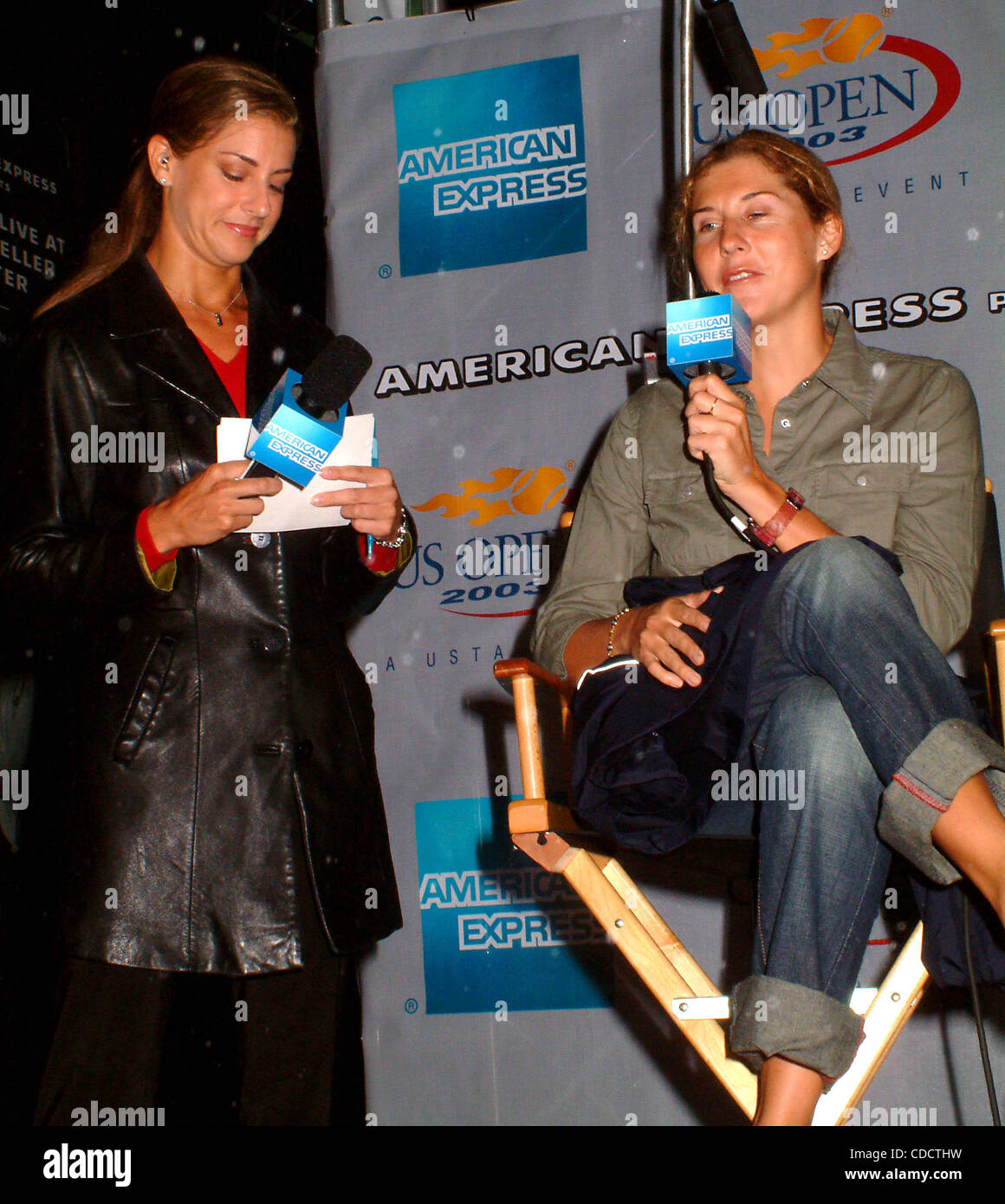 BONNIE BERNSTEIN AND MONICA SELES.K32508ML.AMERICAN EXPRESS PRESENTS US ...