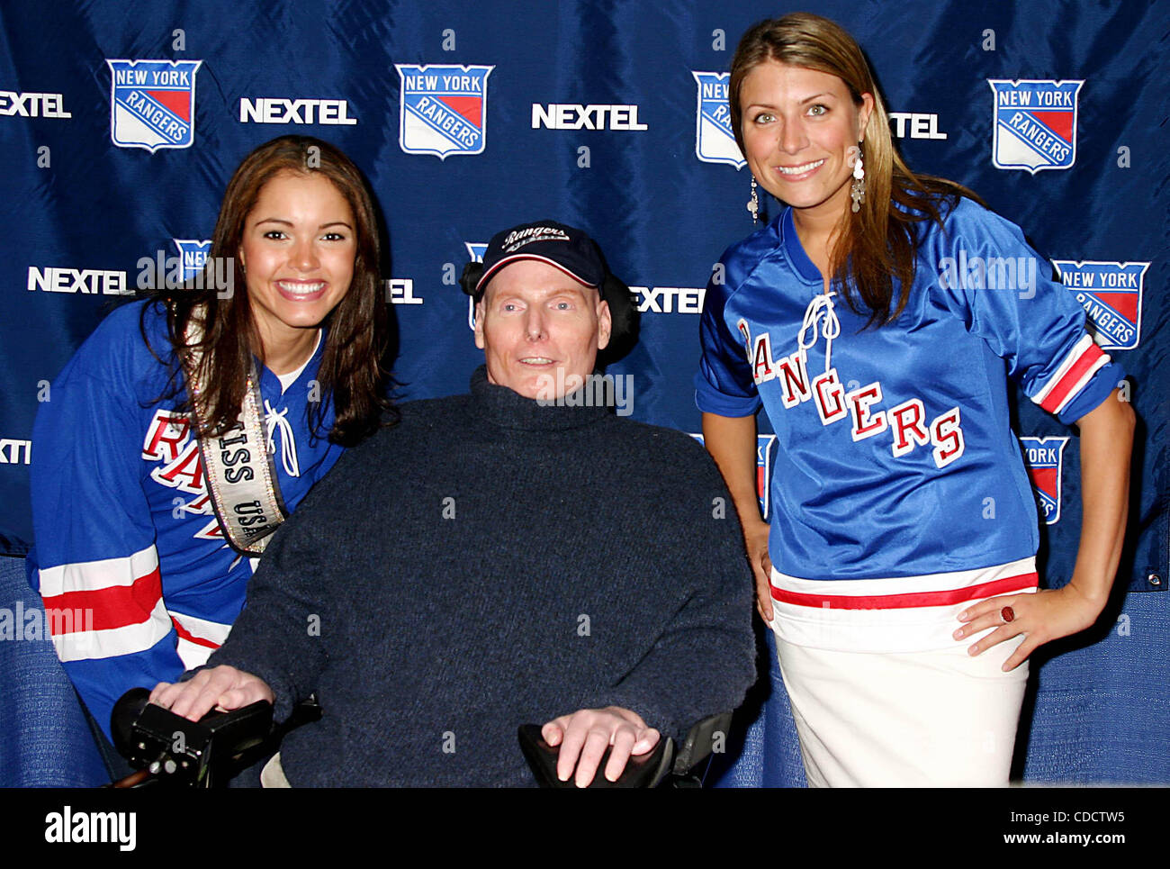 Christopher reeve 2004 hi-res stock photography and images - Alamy