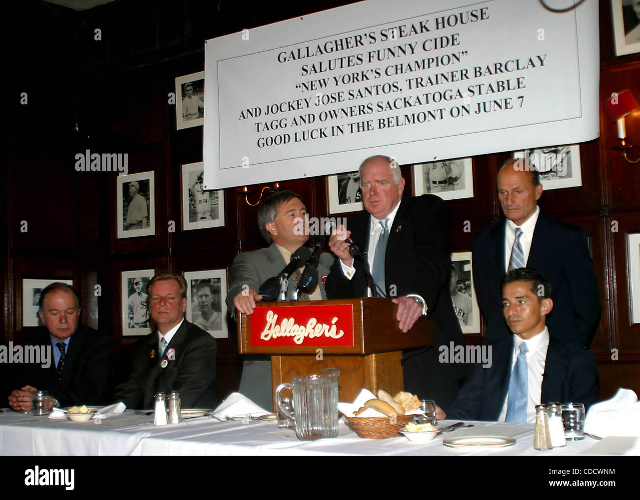 Jan. 1, 2011 - New York, New York, U.S. - (FAR LEFT) JACK KNOWLTON, (AT ...