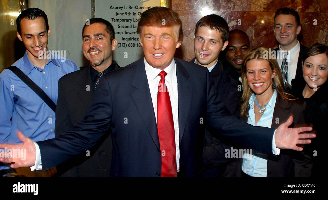 Jan. 1, 2011 - New York, New York, U.S. - K31304RM.DONALD TRUMP REALITY ...