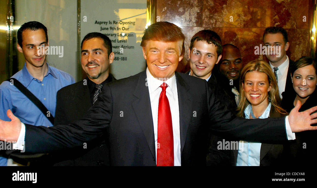 Donald trump the apprentice series hi-res stock photography and images ...