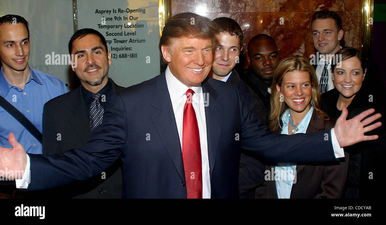 Jan. 1, 2011 - New York, New York, U.S. - K31304RM.DONALD TRUMP REALITY ...