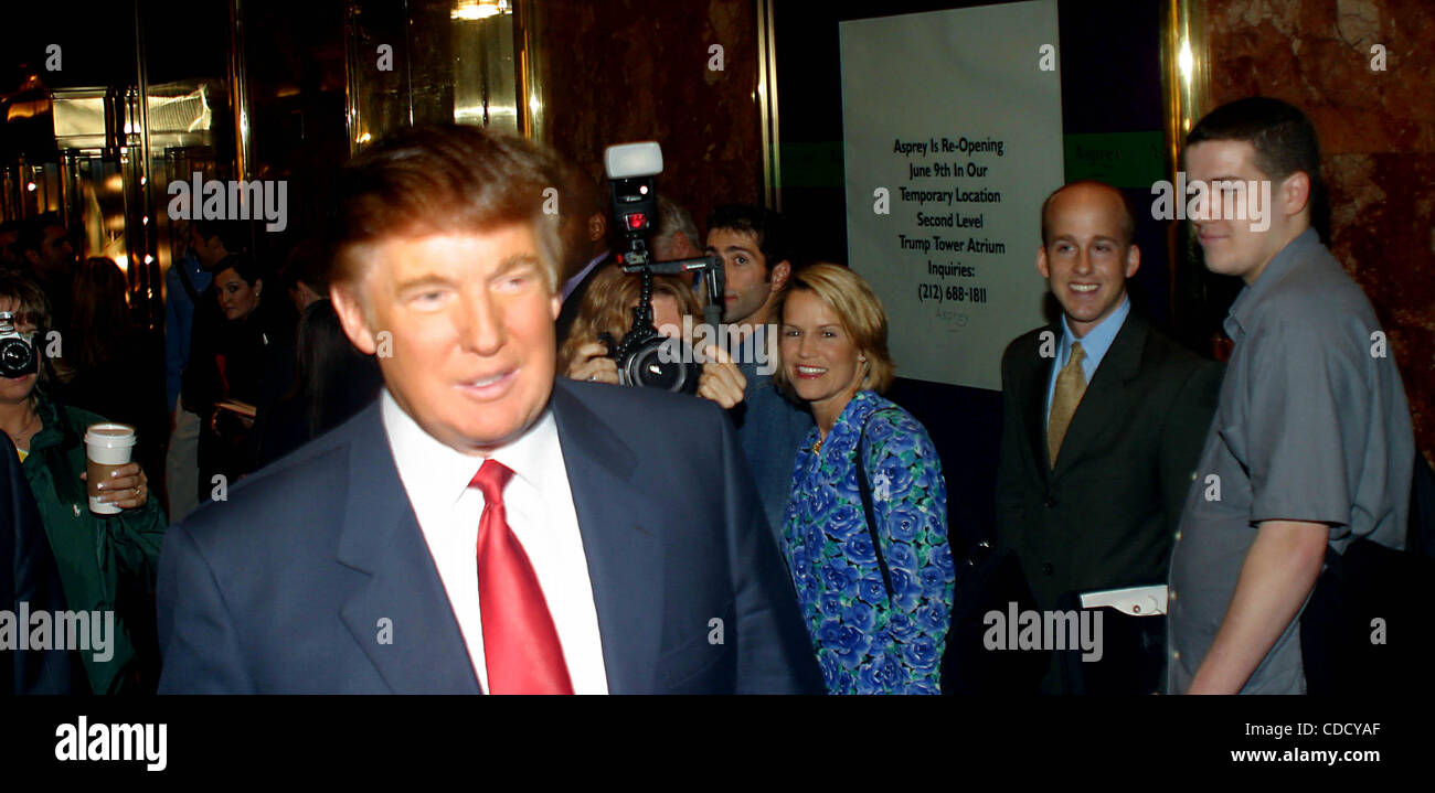 Donald trump the apprentice series hi-res stock photography and images ...