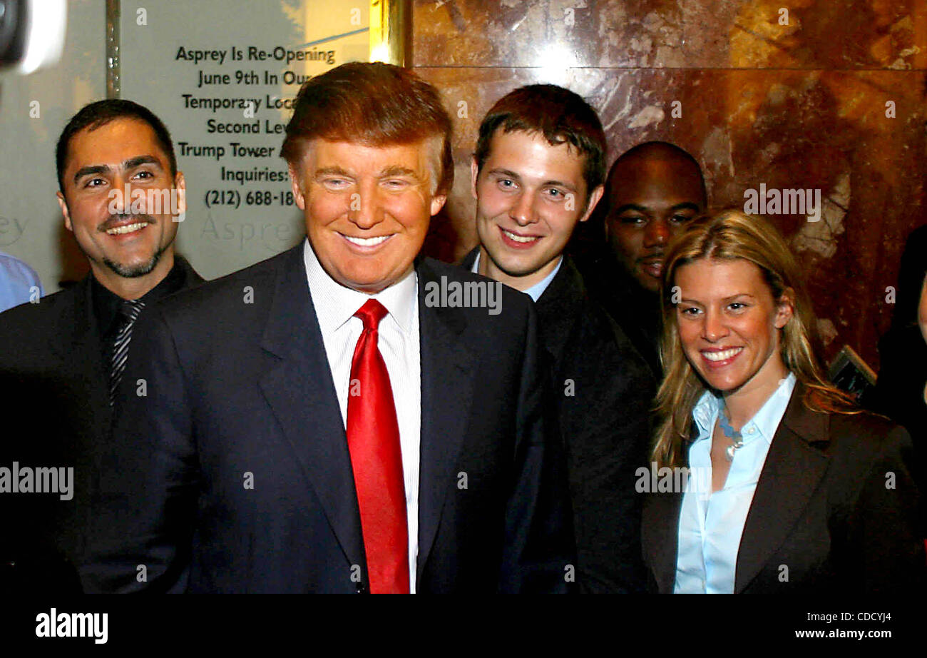 Donald trump the apprentice series hi-res stock photography and images ...