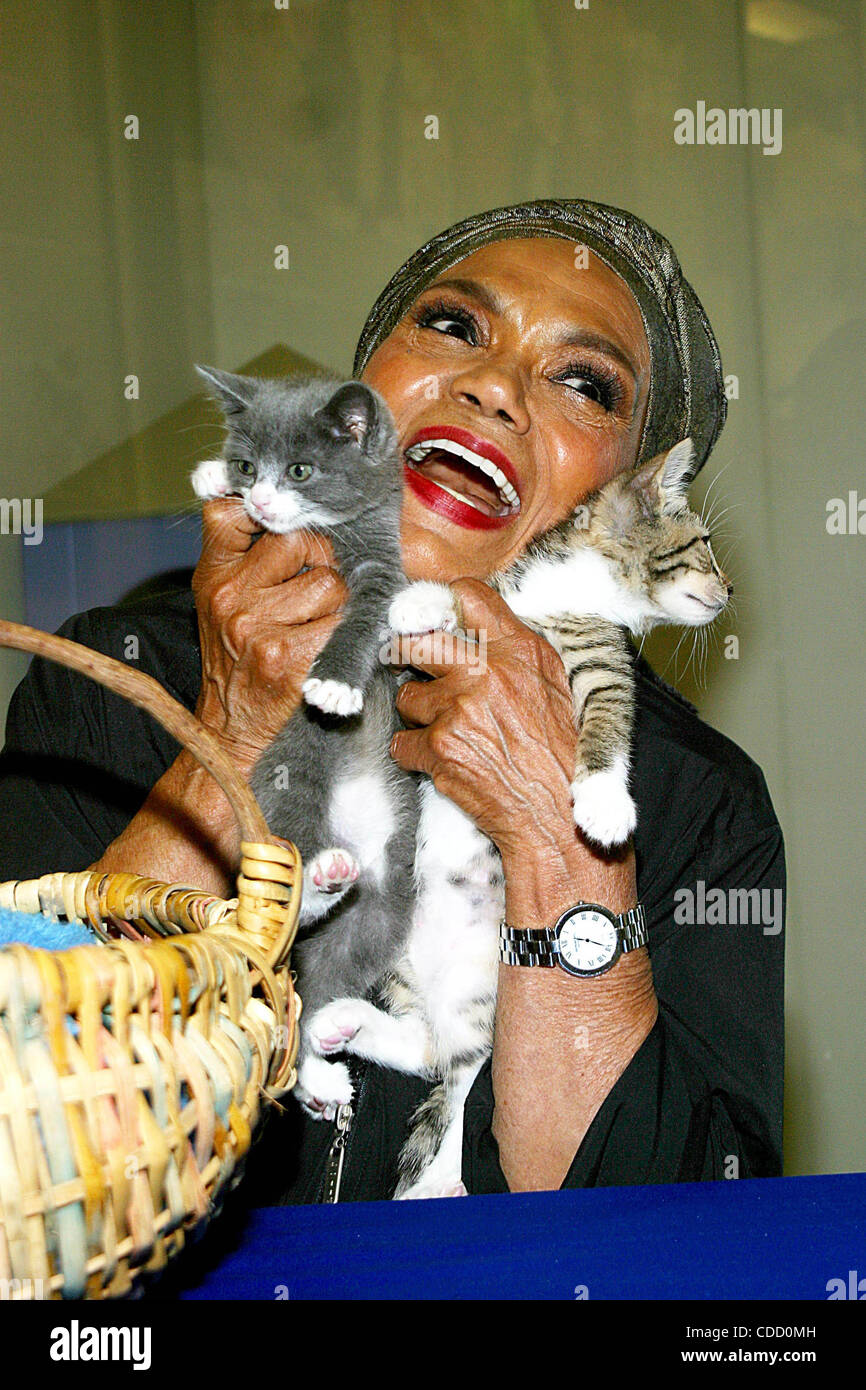 Jan. 1, 2011 - New York, New York, U.S. - K31175RM SD0614.EARTHA KITT ...