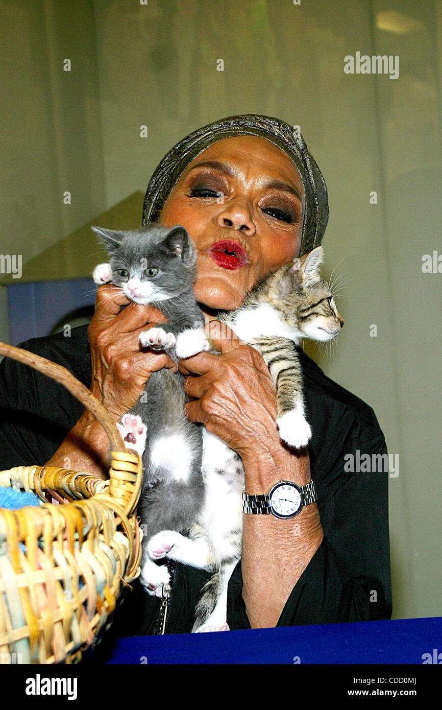 Jan. 1, 2011 - New York, New York, U.S. - K31175RM SD0614.EARTHA KITT ...