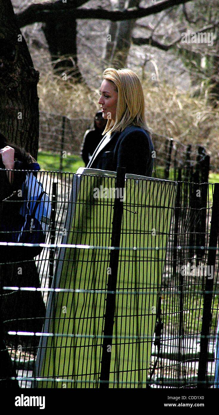 Jan. 1, 2011 - New York, New York, U.S. - K29732RM.ELIZABETH ROHM ON ...