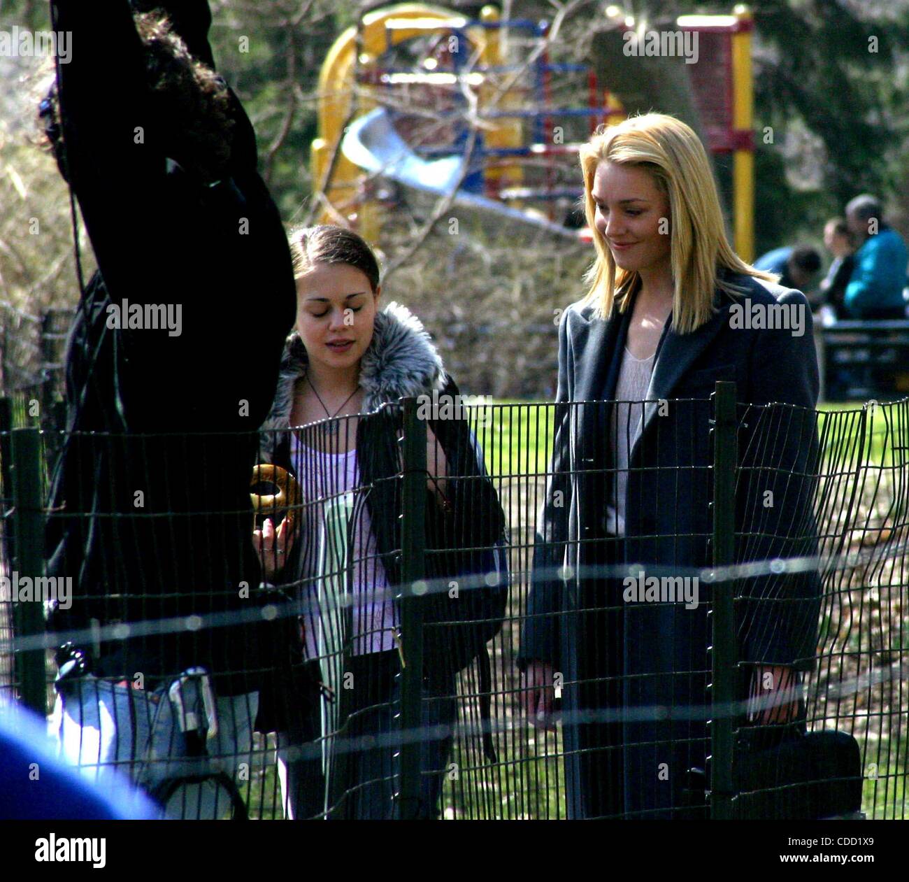 Jan. 1, 2011 - New York, New York, U.S. - K29732RM.ELIZABETH ROHM ON ...