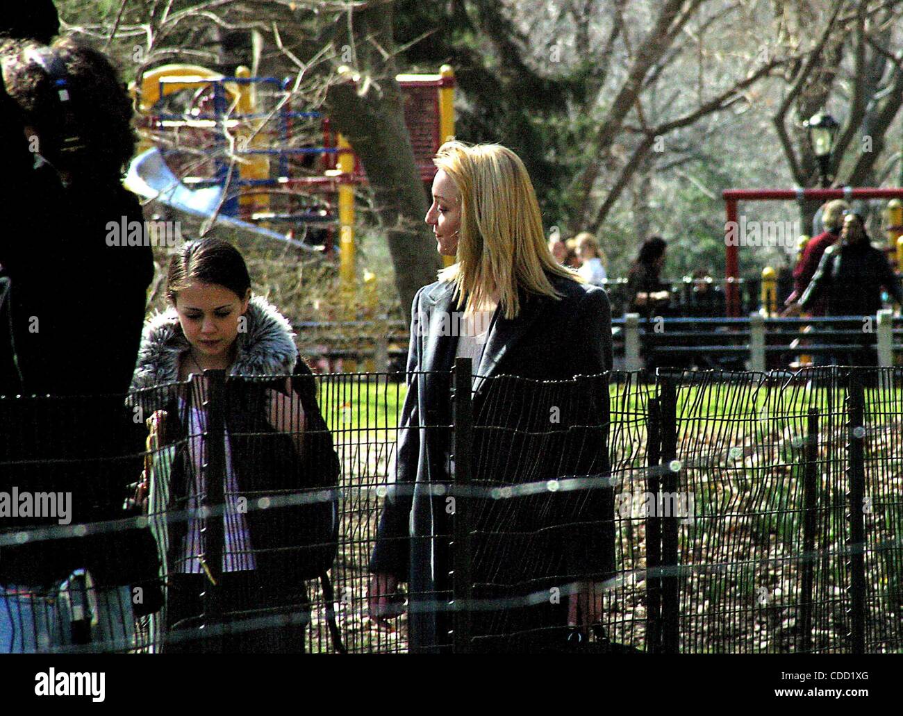 Jan. 1, 2011 - New York, New York, U.S. - K29732RM.ELIZABETH ROHM ON ...