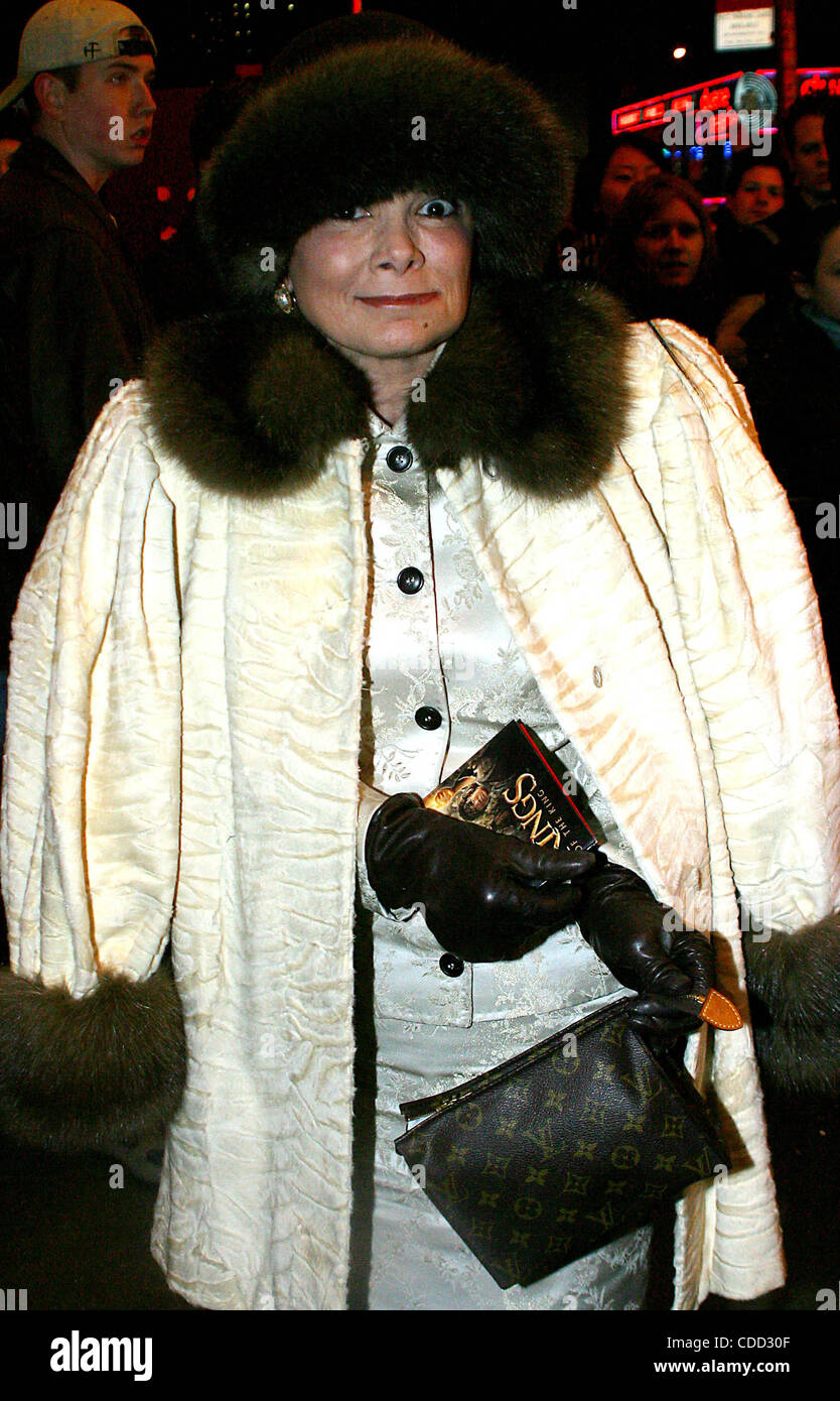 Jan. 1, 2011 - New York, New York, U.S. - K34656RM.SCREENING OF LORD OF ...