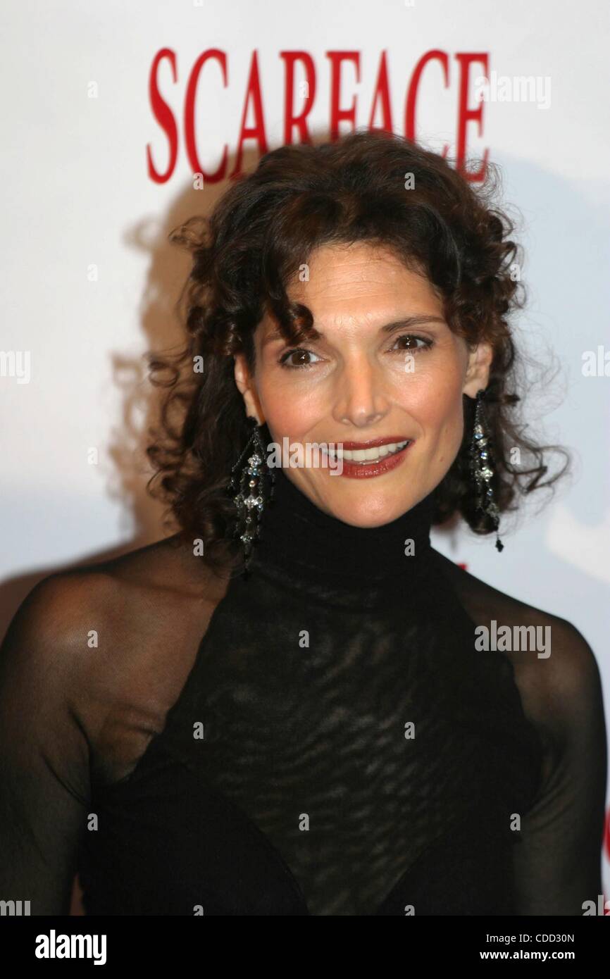 Mary elizabeth mastrantonio scarface hi-res stock photography and ...