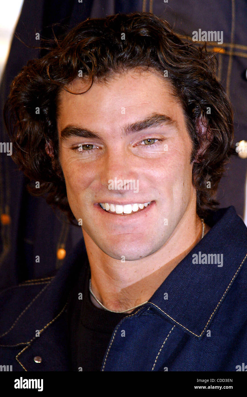 Jan. 1, 2011 - New York, New York, U.S. - K29196RM SD0220.EVAN MARRIOTT ...