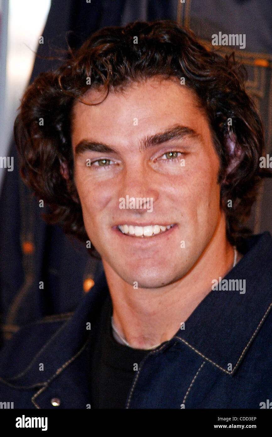 Jan. 1, 2011 - New York, New York, U.S. - K29196RM SD0220.EVAN MARRIOTT ...