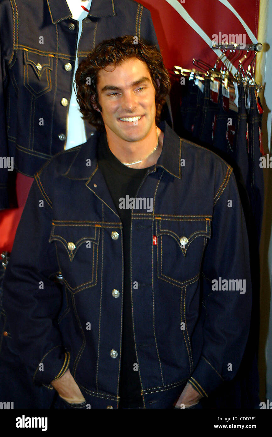 Jan. 1, 2011 - New York, New York, U.S. - K29196RM SD0220.EVAN MARRIOTT ...