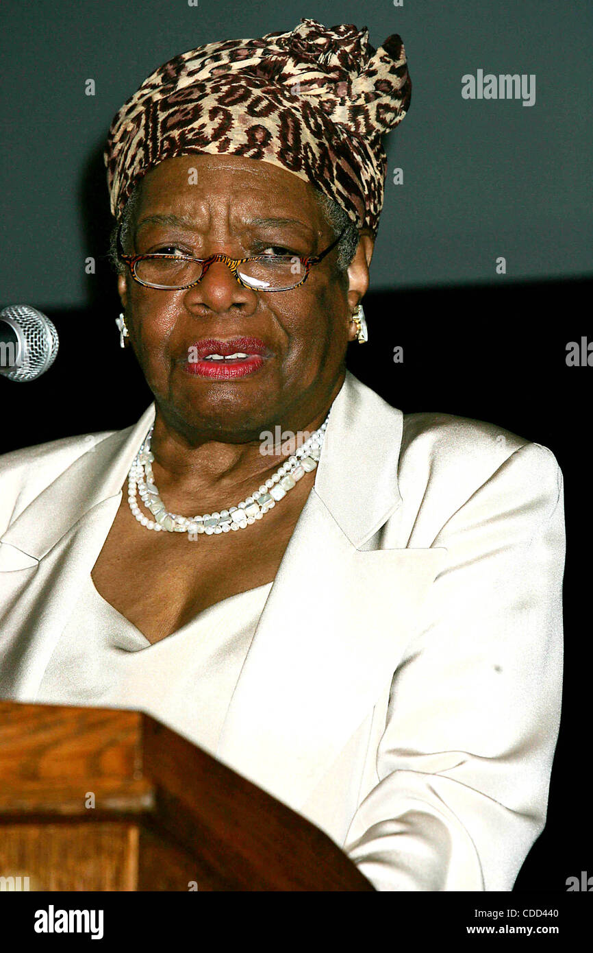Jan. 1, 2011 - New York, New York, U.S. - K37855RM.DR. MAYA ANGELOU TO ...