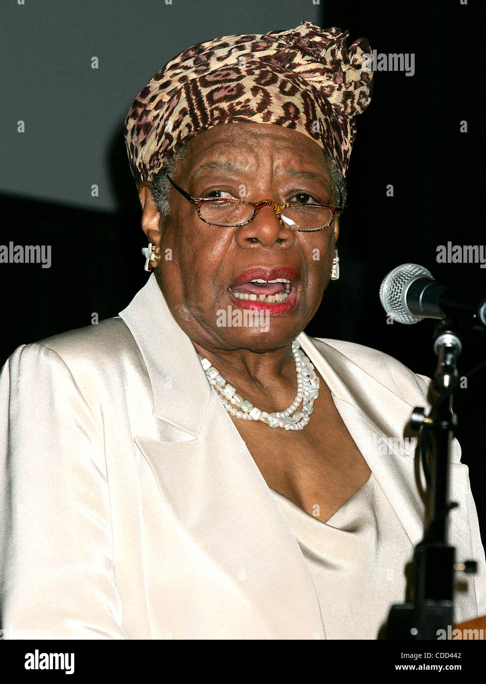Jan. 1, 2011 - New York, New York, U.S. - K37855RM.DR. MAYA ANGELOU TO ...
