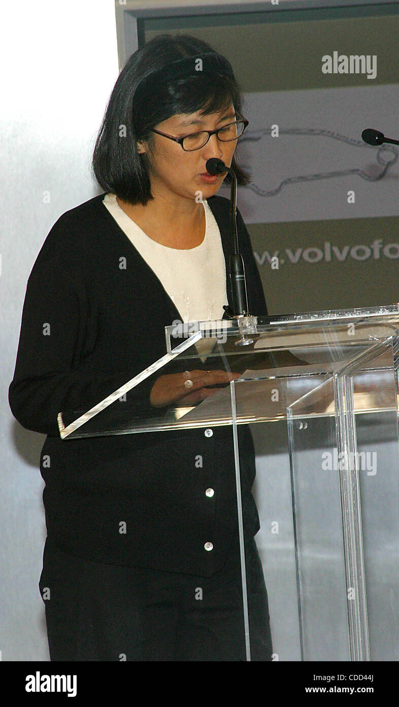 Maya lin 2003 hi-res stock photography and images - Alamy