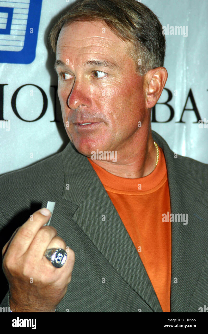 Jan. 1, 2011 - New York, New York, U.S. - K29736RM GARY CARTER AT ...