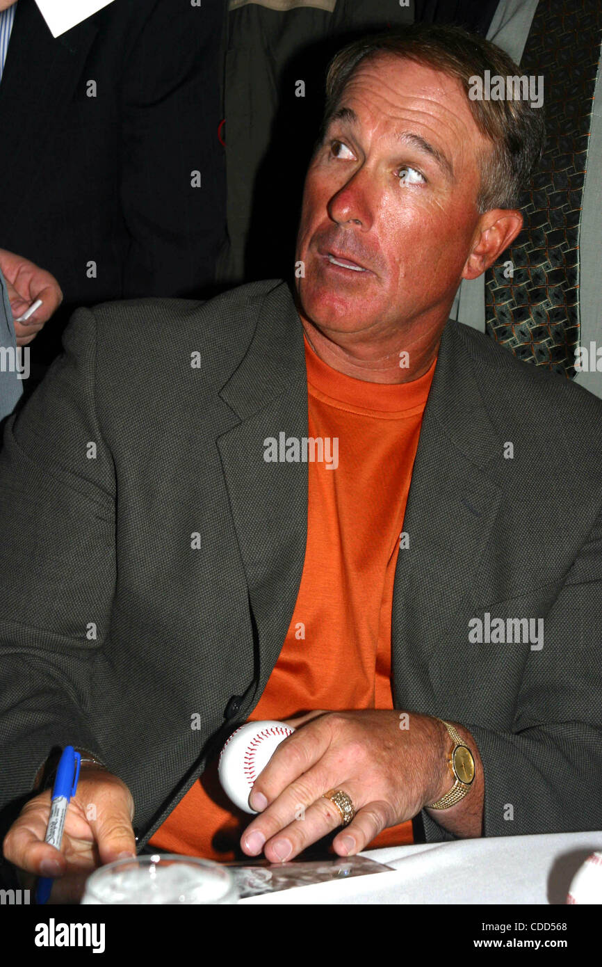 Jan. 1, 2011 - New York, New York, U.S. - K29736RM GARY CARTER AT ...