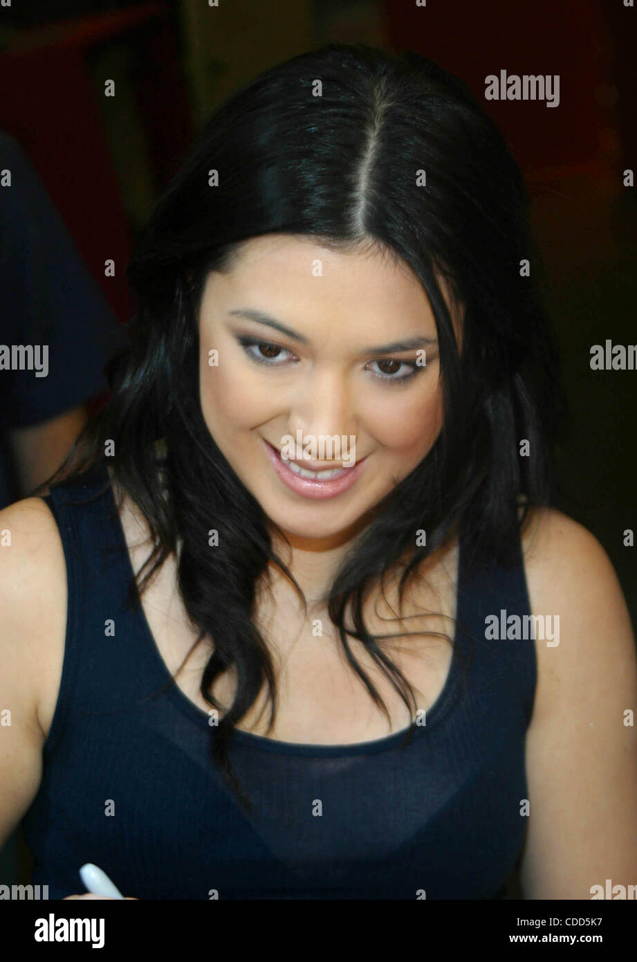 Tyra banks 2003 hi-res stock photography and images - Alamy