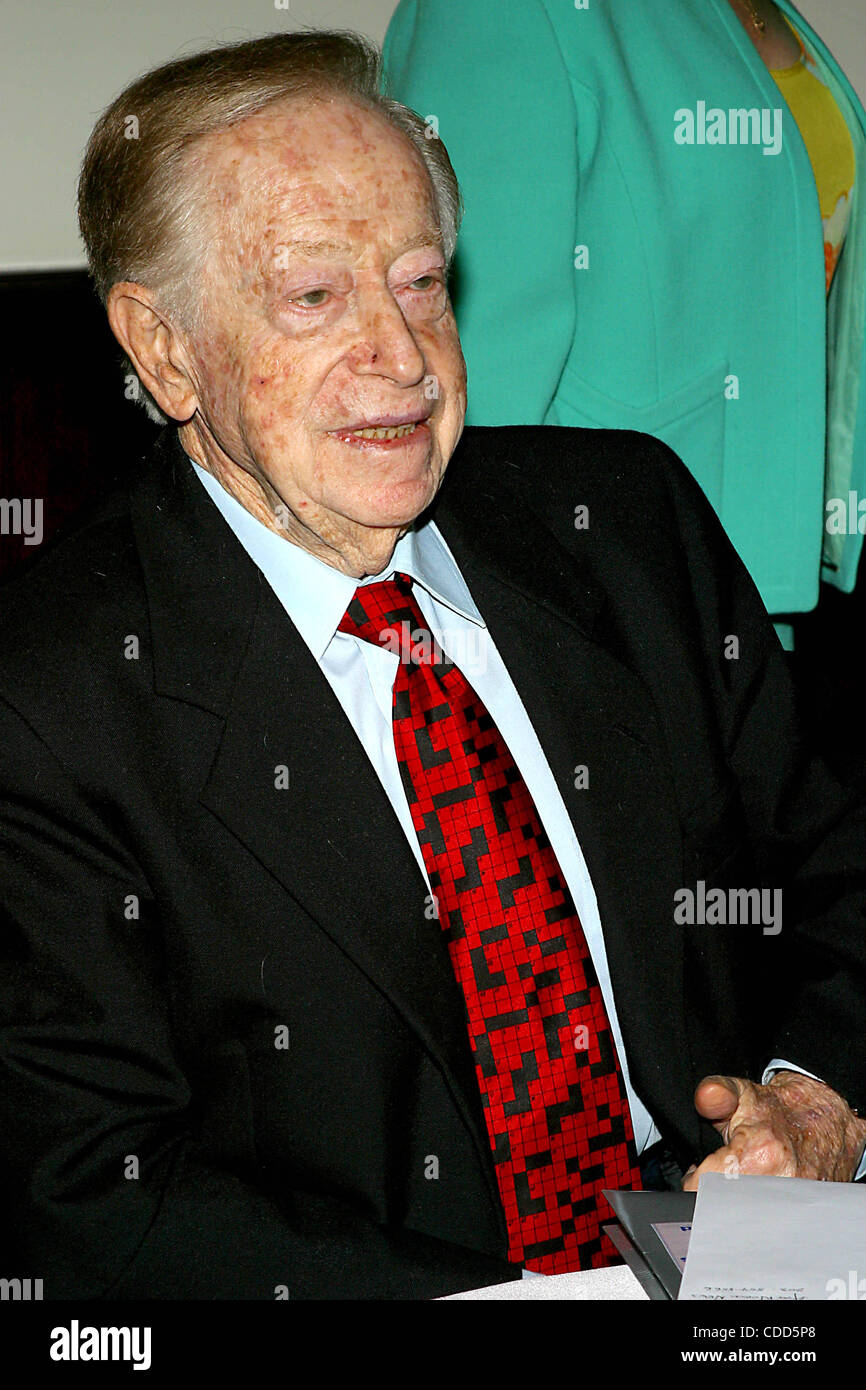 Jan. 1, 2011 - New York, New York, U.S. - K30196RM.ABRAHAM HIRSCHFELD ...