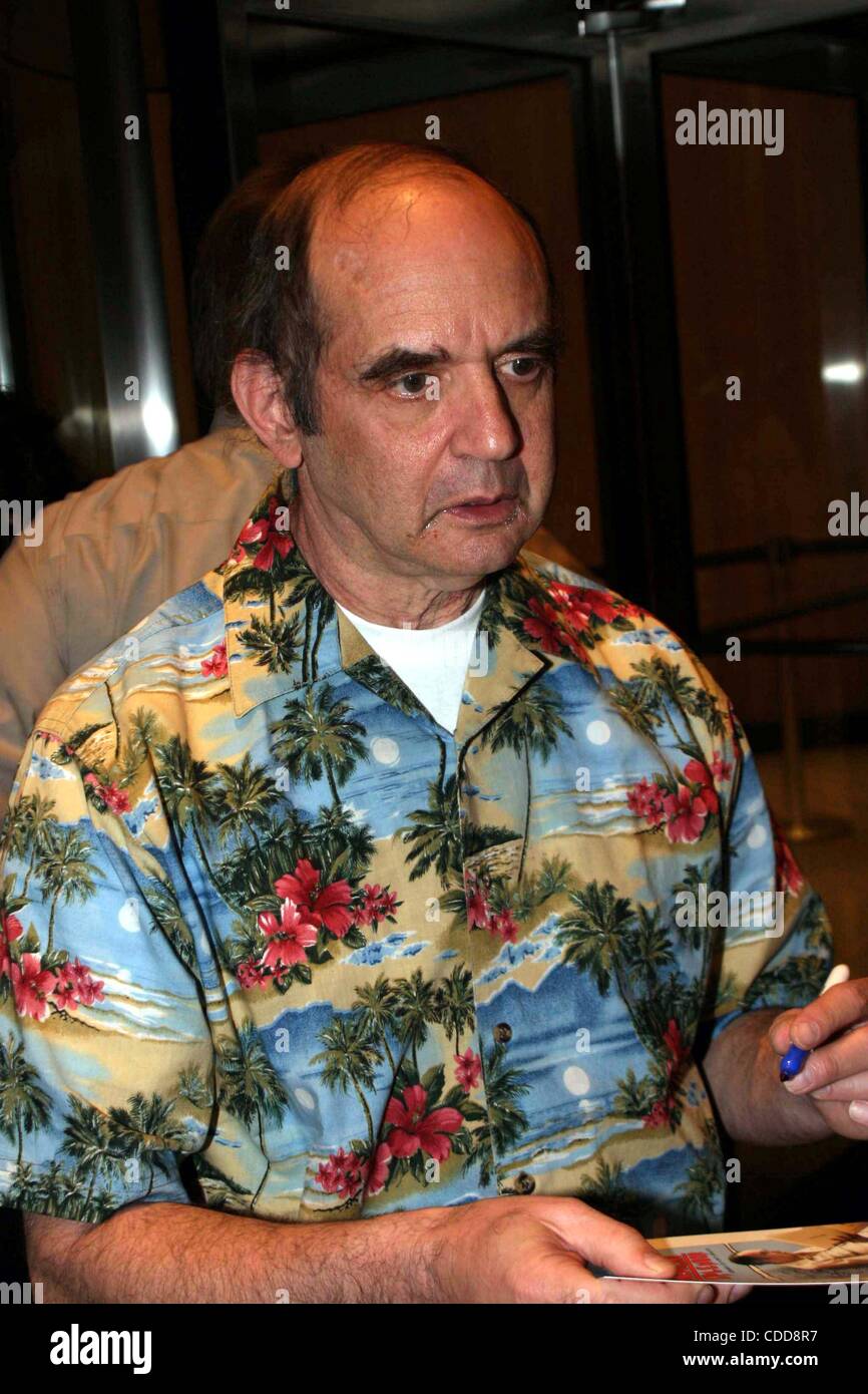 Harvey pekar hi-res stock photography and images - Alamy