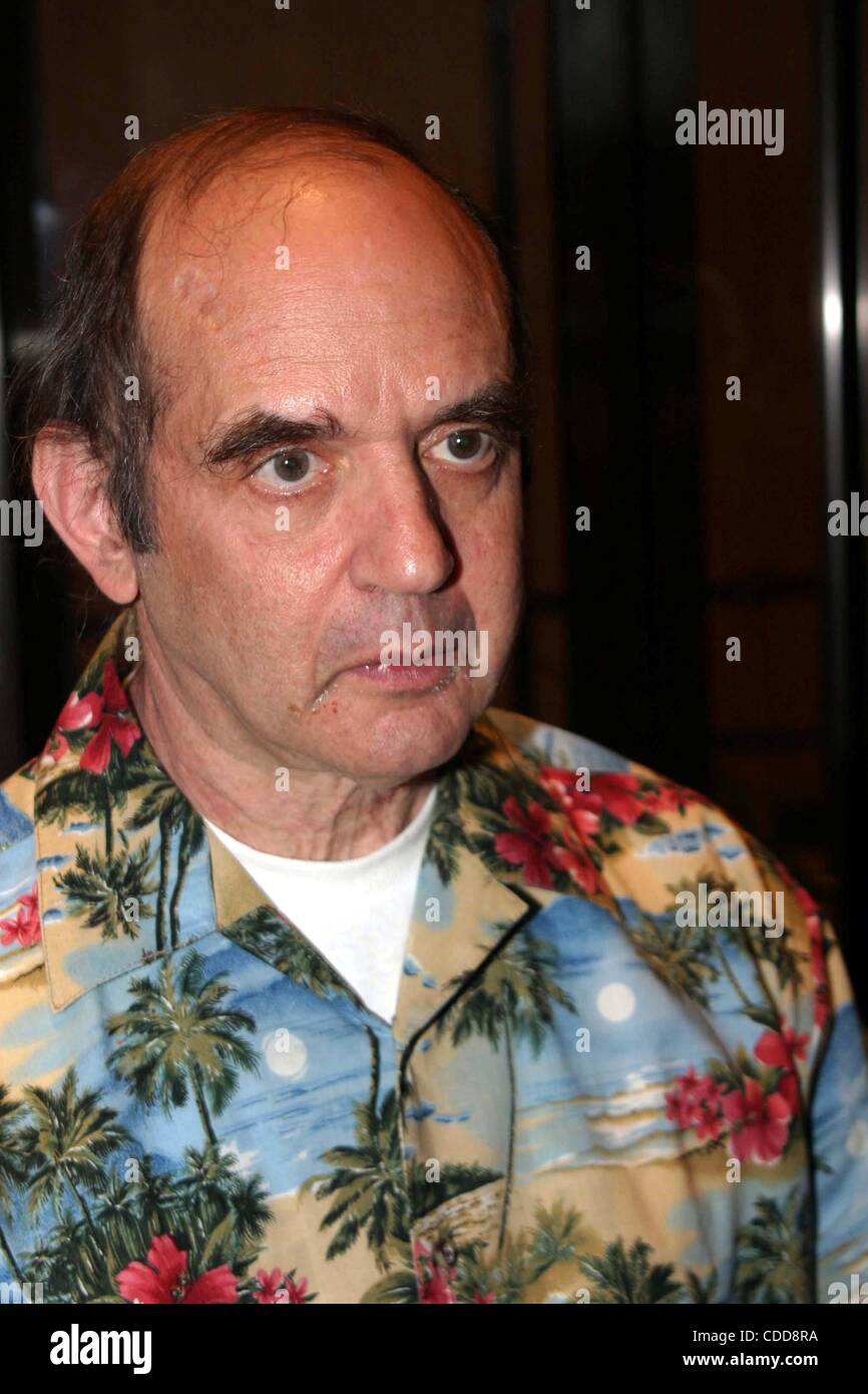 Harvey pekar hi-res stock photography and images - Alamy