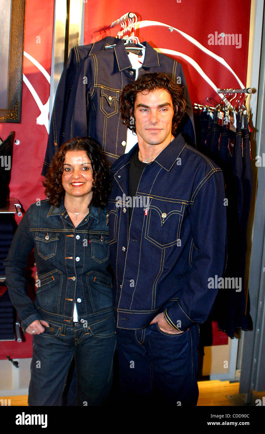 Levis invitation only party hi-res stock photography and images - Alamy