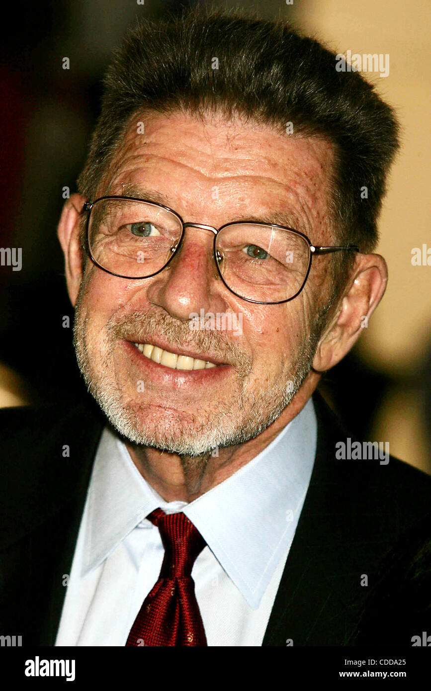 Jan. 1, 2011 - New York, New York, U.S. - K38007RM.BILL CLINTON BOOK ...