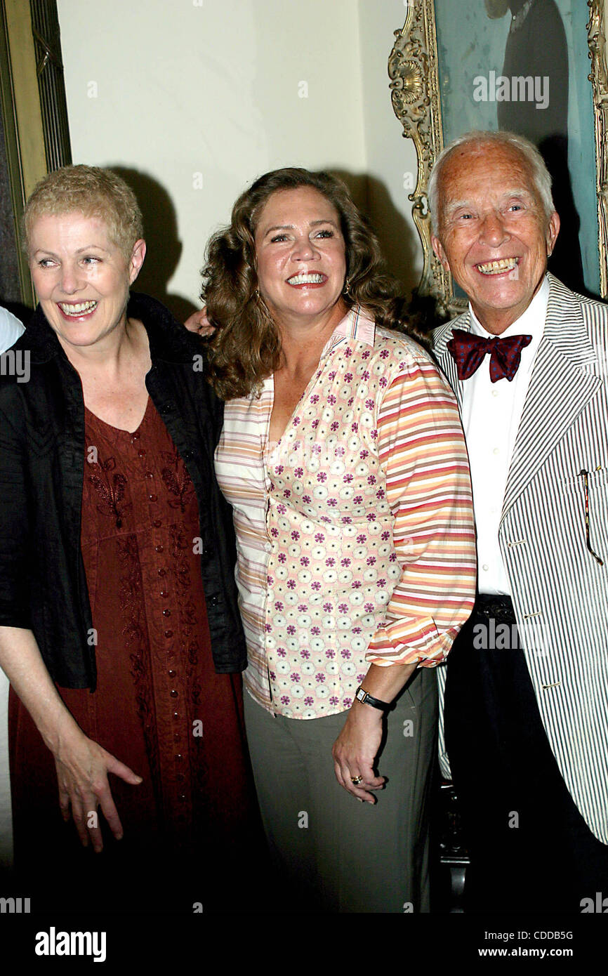 Jan. 1, 2011 - New York, New York, U.S. - LYNN REDGRAVE, KATHLEEN ...