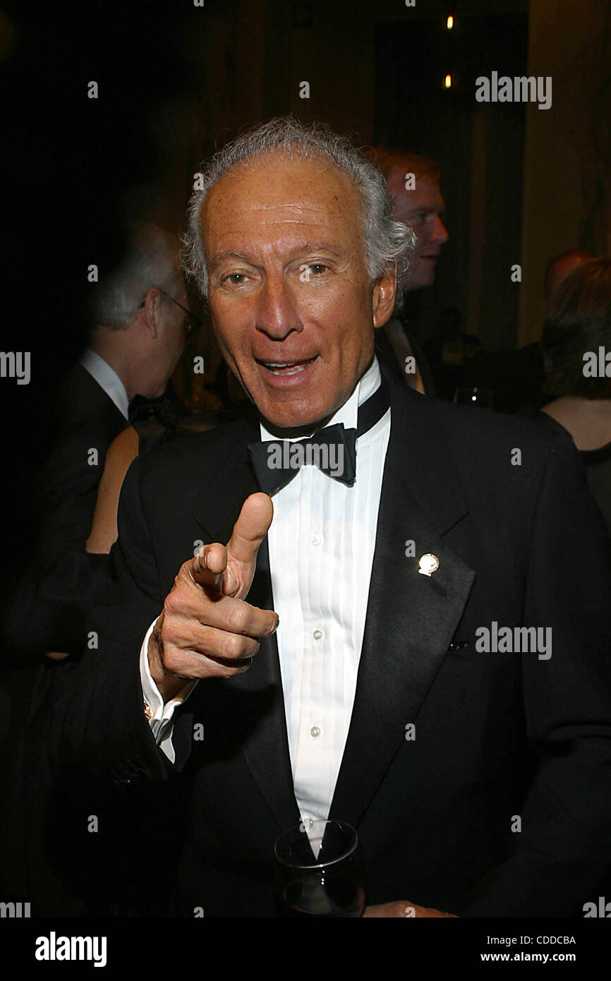 Jan. 1, 2011 - New York, New York, U.S. - K29932RM.58th ANIVERSARY BALL ...