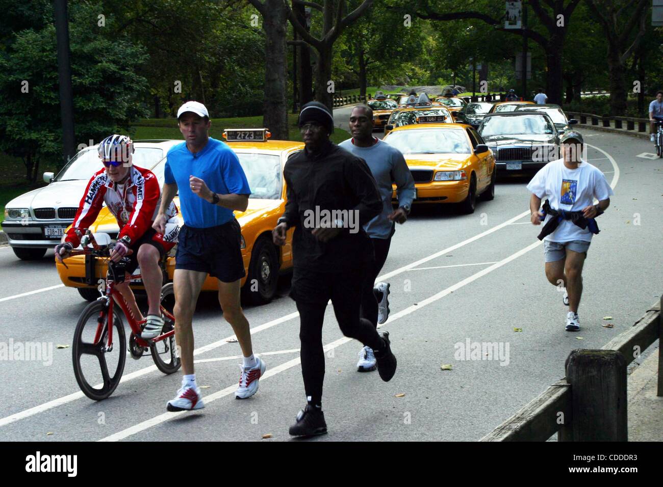 New york marathon 2011 hi-res stock photography and images - Alamy