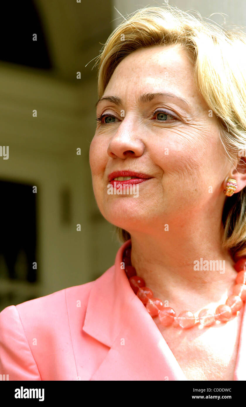 Jan. 1, 2011 - New York, New York, U.S. - K32432RM.SENATOR HILLARY ...