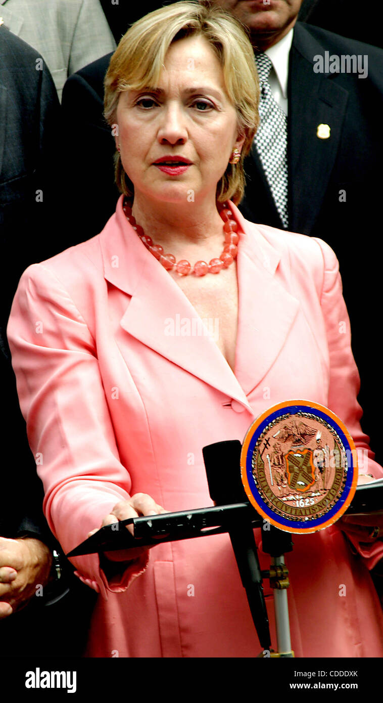 Jan. 1, 2011 - New York, New York, U.S. - K32432RM.SENATOR HILLARY ...