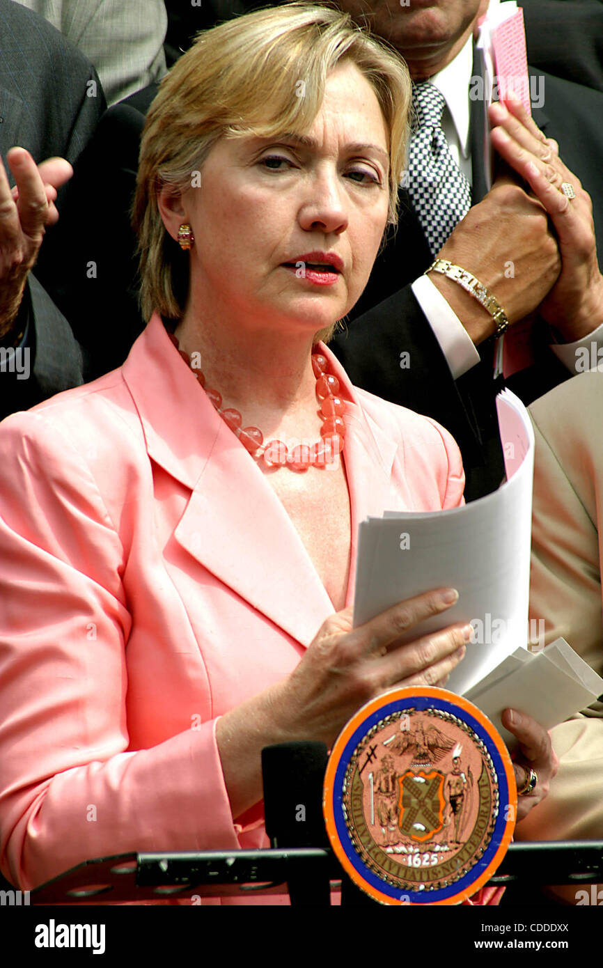 Jan. 1, 2011 - New York, New York, U.S. - K32432RM.SENATOR HILLARY ...