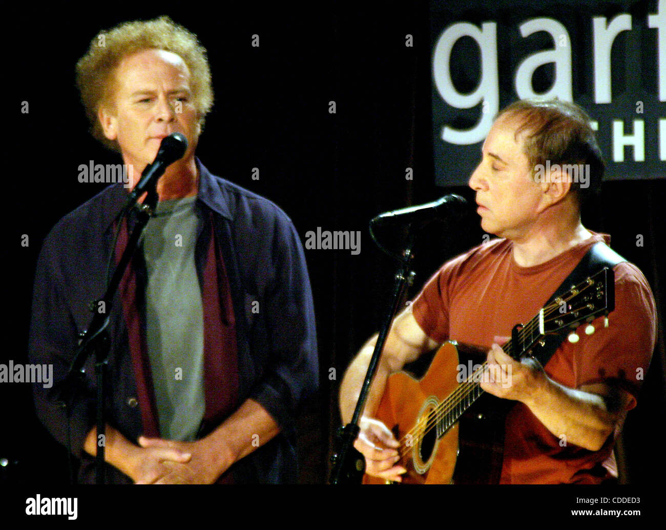 Paul simon art garfunkel 2011 hi-res stock photography and images - Alamy