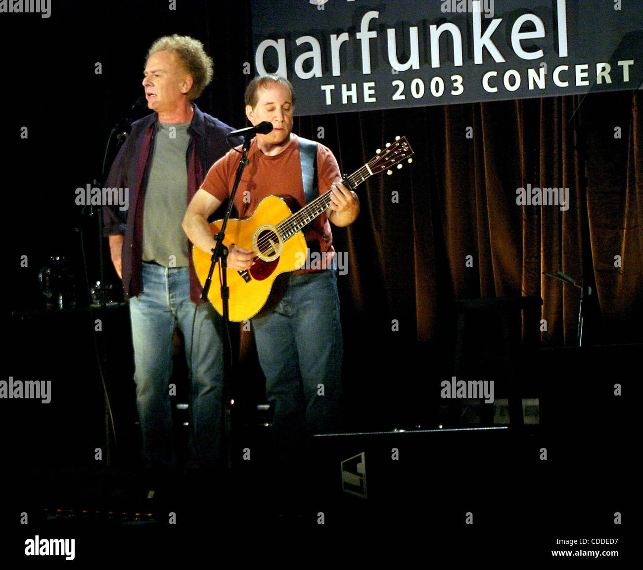 Paul simon art garfunkel 2011 hi-res stock photography and images - Alamy