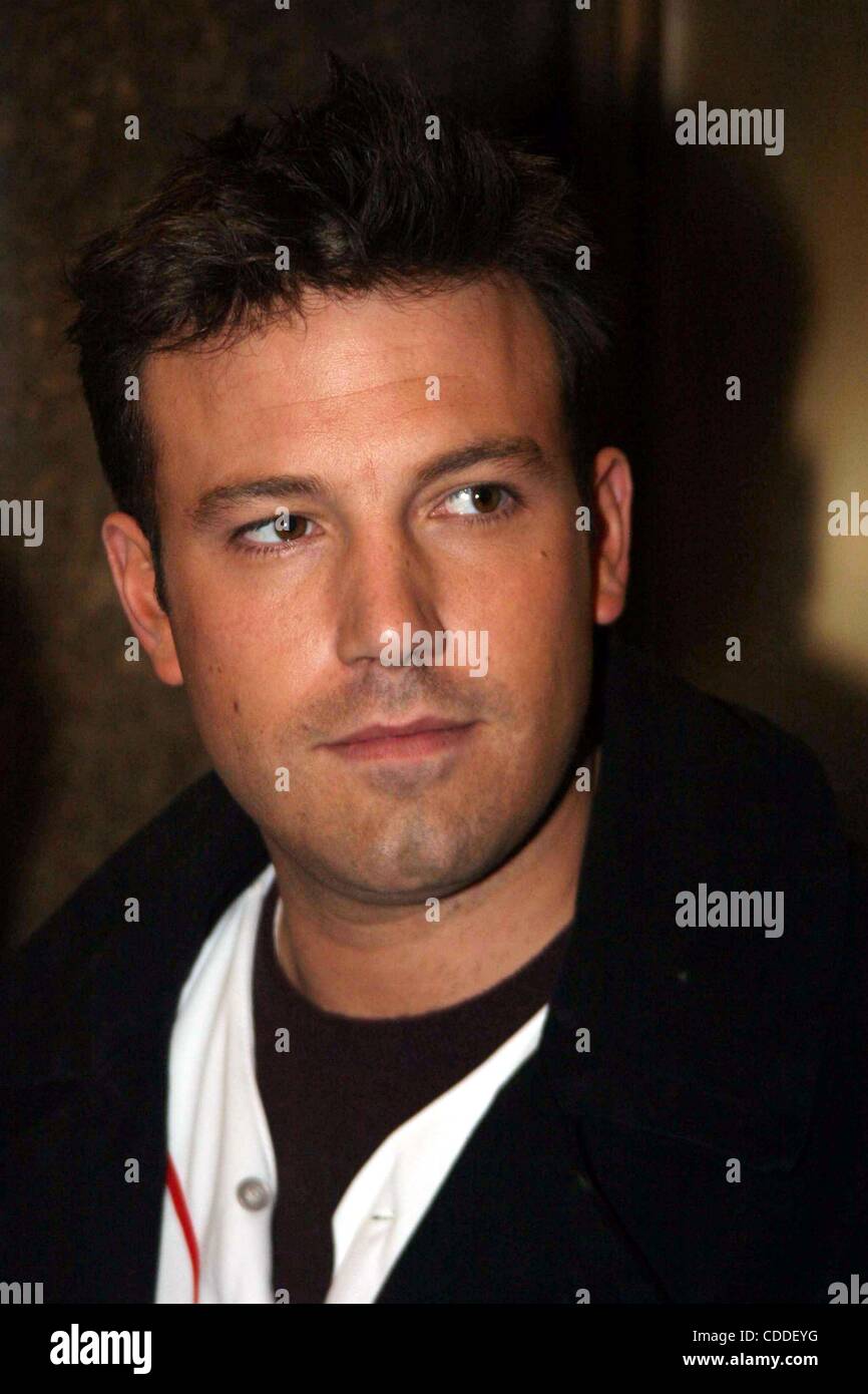 Jan. 1, 2011 - New York, New York, U.S. - K36046RM.BEN AFFLECK LEAVING ...
