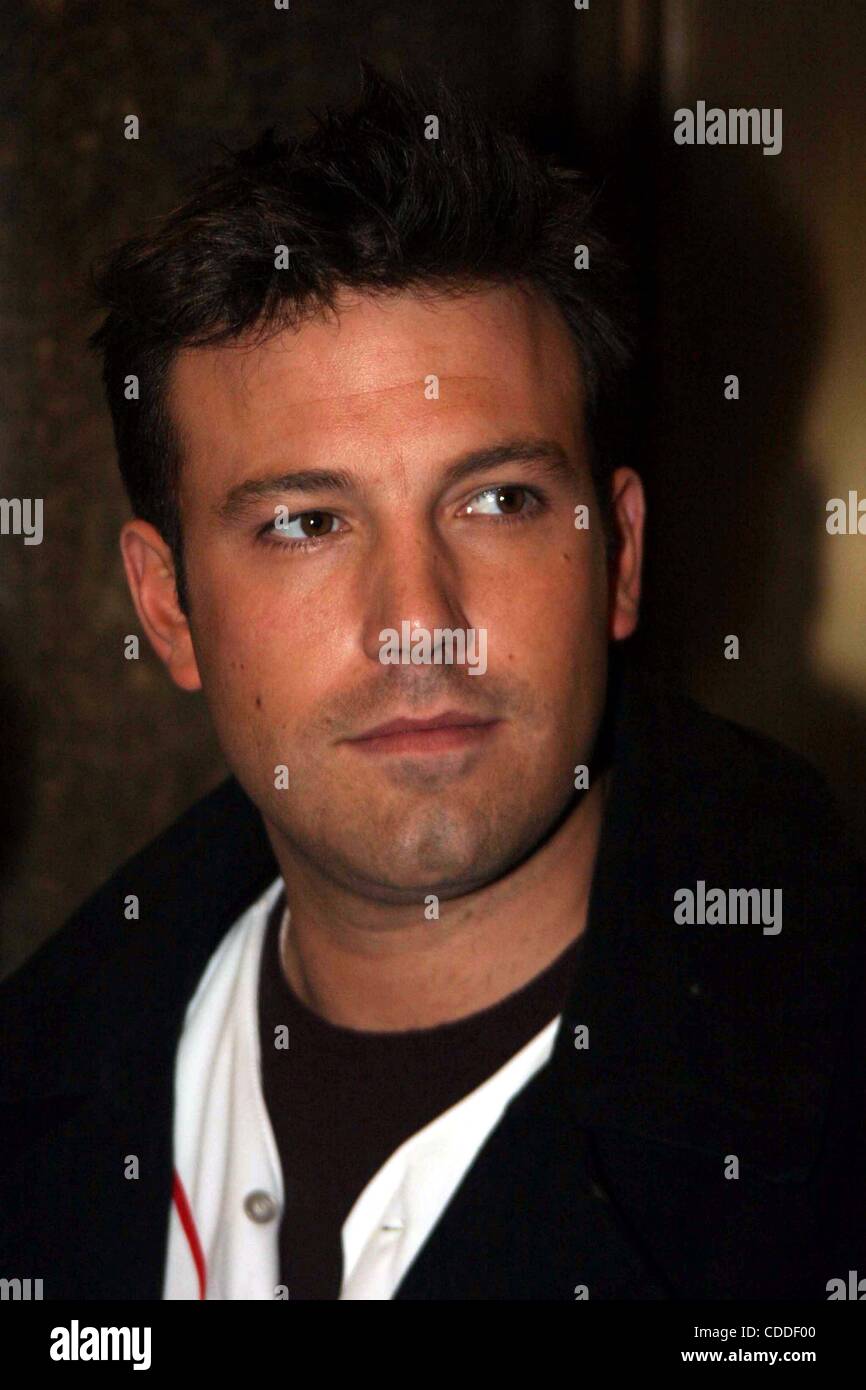 Jan. 1, 2011 - New York, New York, U.S. - K36046RM.BEN AFFLECK LEAVING ...