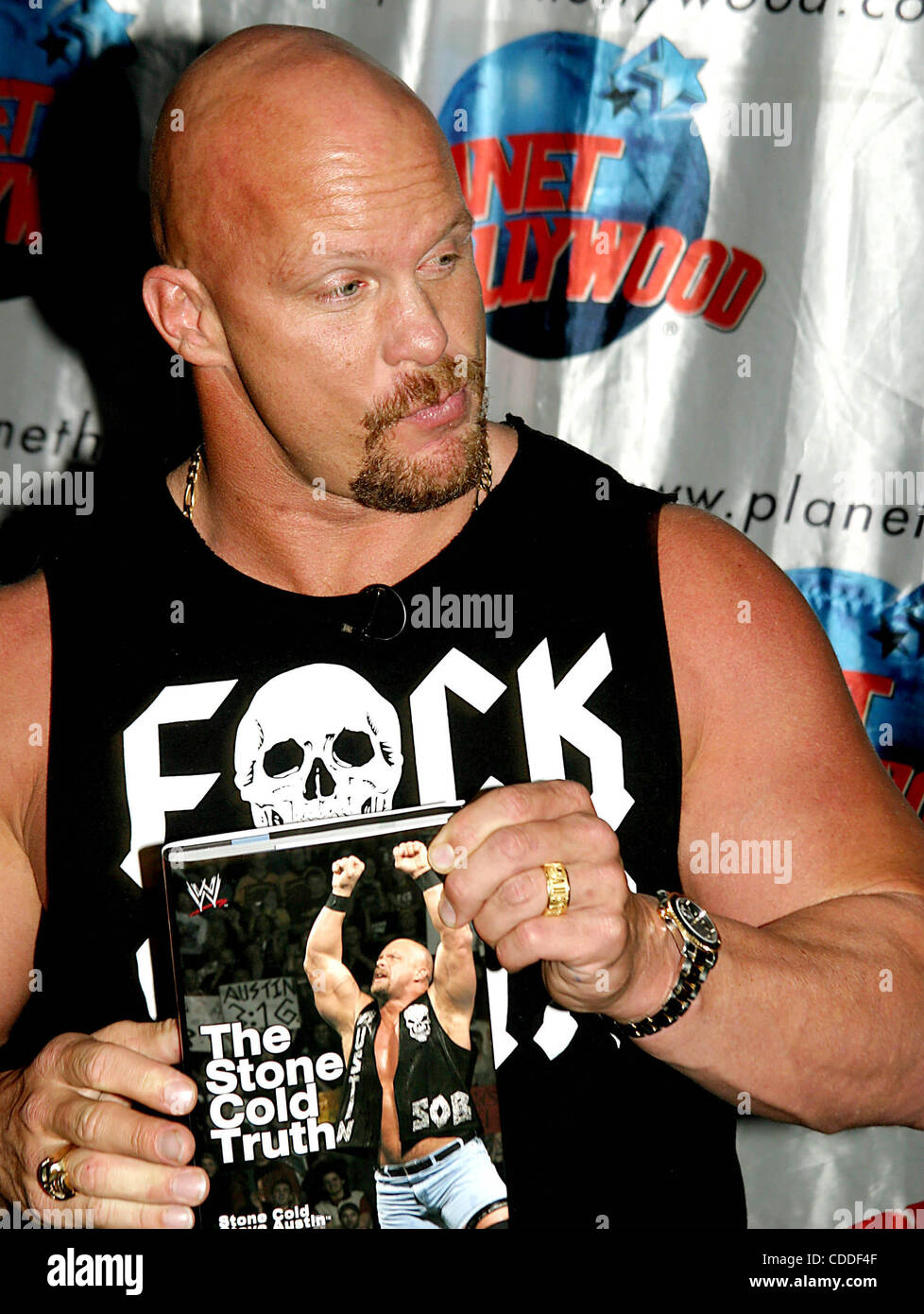 Jan. 1, 2011 - New York, New York, U.S. - K33792RM.WWE SUPERSTAR STONE ...