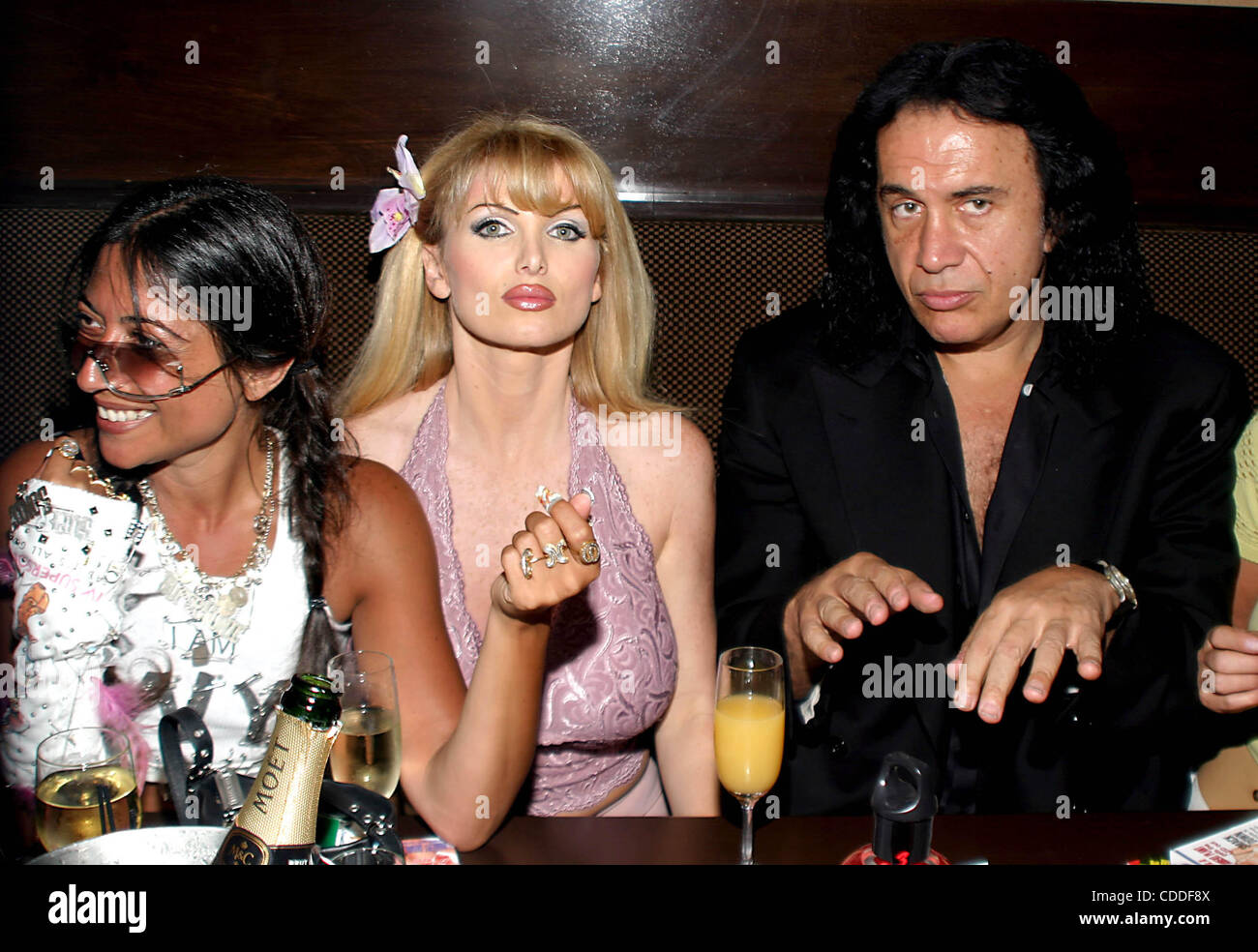 Ivy supersonic hi-res stock photography and images - Alamy